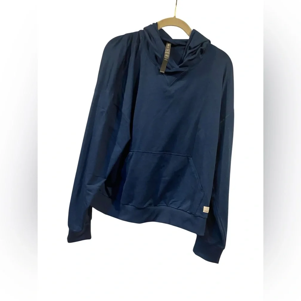 Vuori | Tops | Nwt Vuori Halo Modern Pullover Blue Coast Heather Size ...